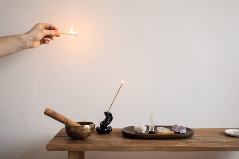 The burning ritual for manifestation: How to do it properly
