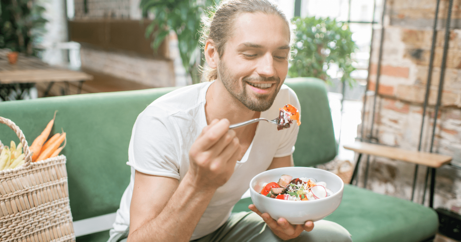 Top 10 spiritual meanings of eating in a dream (complete list)